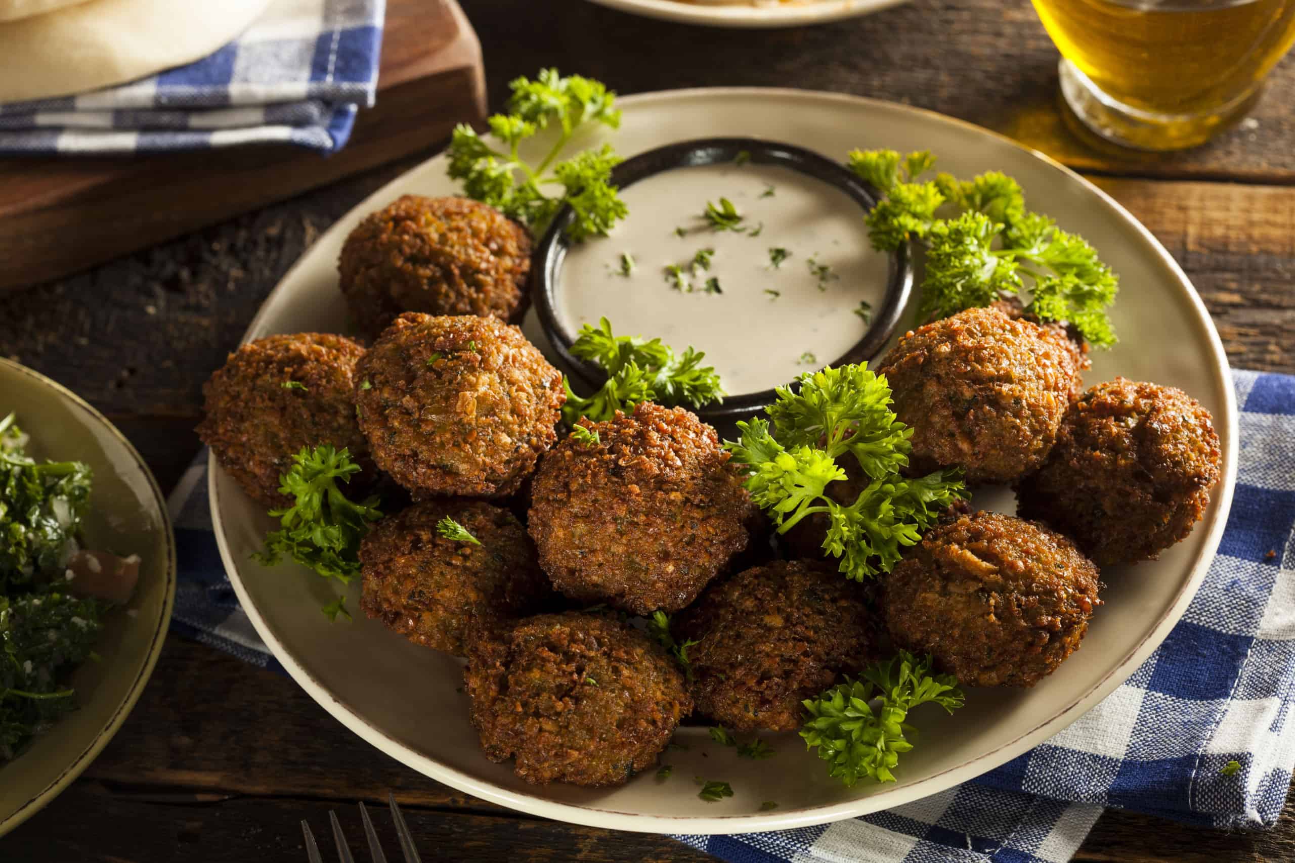 Top 6 most Delicious Food must try in Saudi Arabia - Amazing KSA